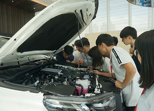 新星-暑期實習生計畫! | HOTAI MOTOR 和泰汽車
